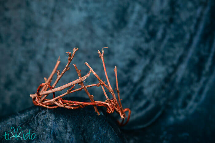 Easy Twig Fairy Crown Costume Tutorial | Tikkido.com